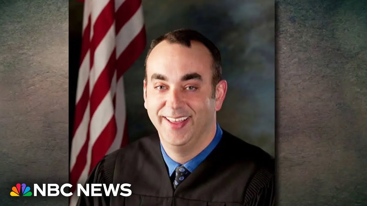 Kentucky judge shot and killed in his chambers - YouTube