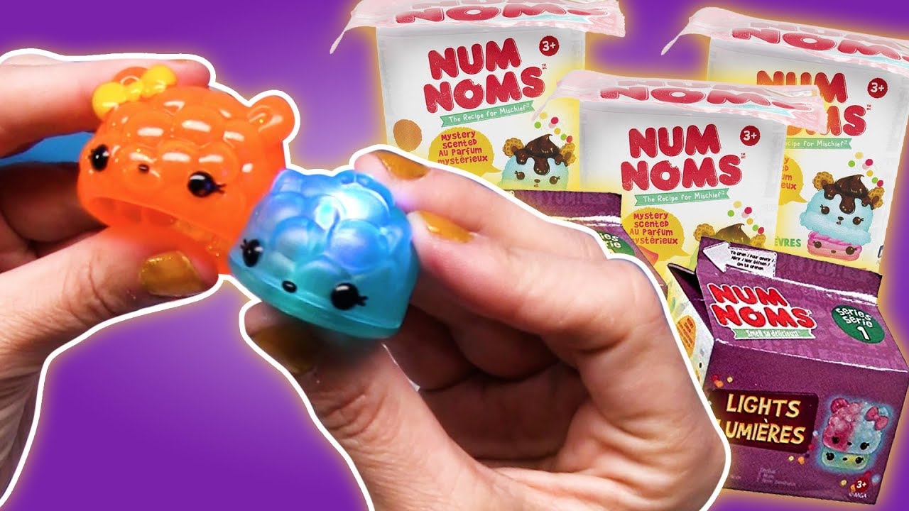 Num Noms Lights and Lip Gloss ~ pocket.watch jr. - YouTube