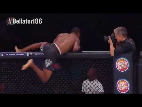 ღღ Tywan Claxton debuts with this insane flying knee!! Quickest KO in ...