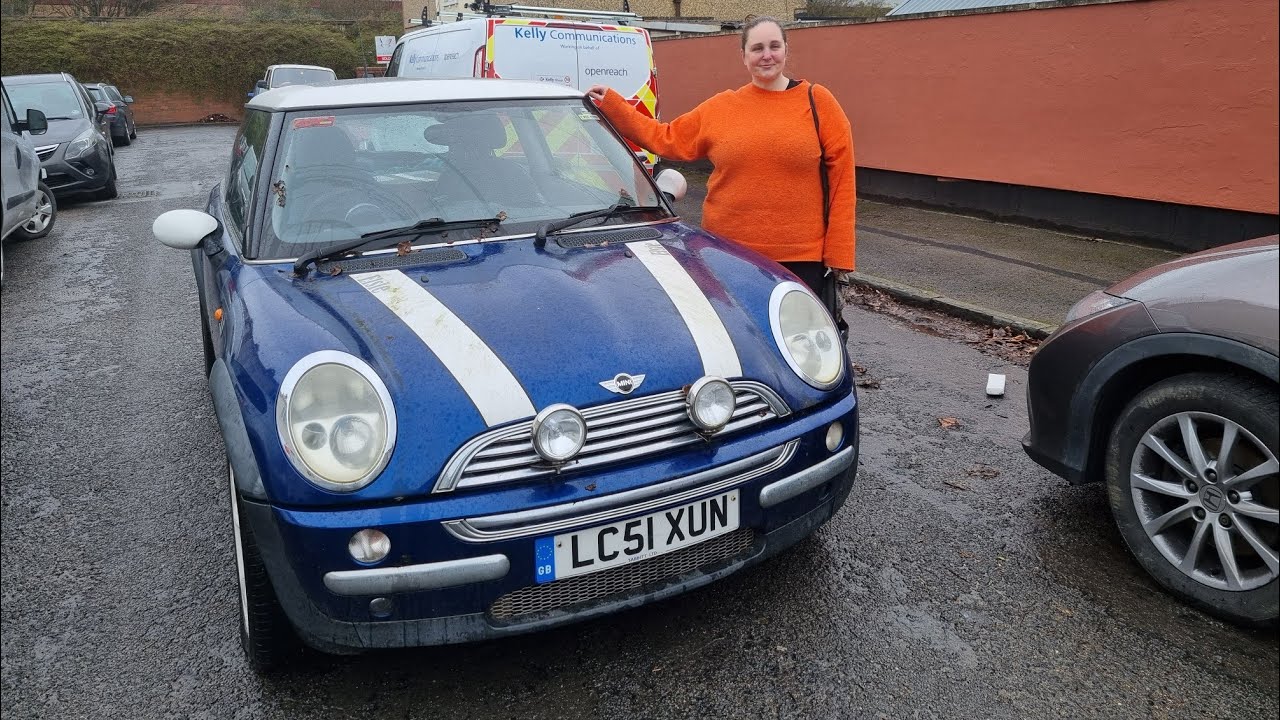 BMW MINI R50. Refitting new exhaust holding brackets. Back box holding ...