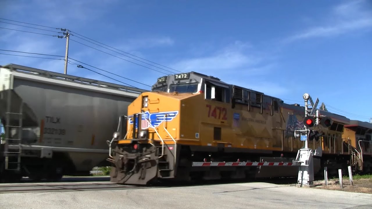 Union Pacific Freight Trains - West Allis - YouTube