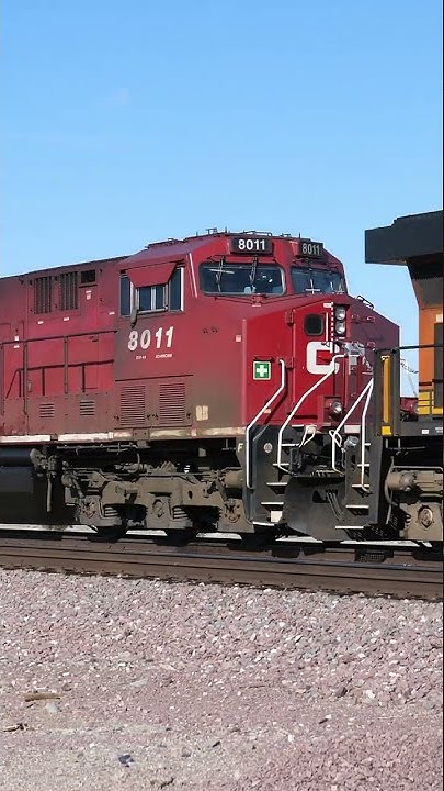 BNSF 4092 WITH CP LOCOMOTIVE WESTBOUND MP 733 NEEDLES SUB - YouTube