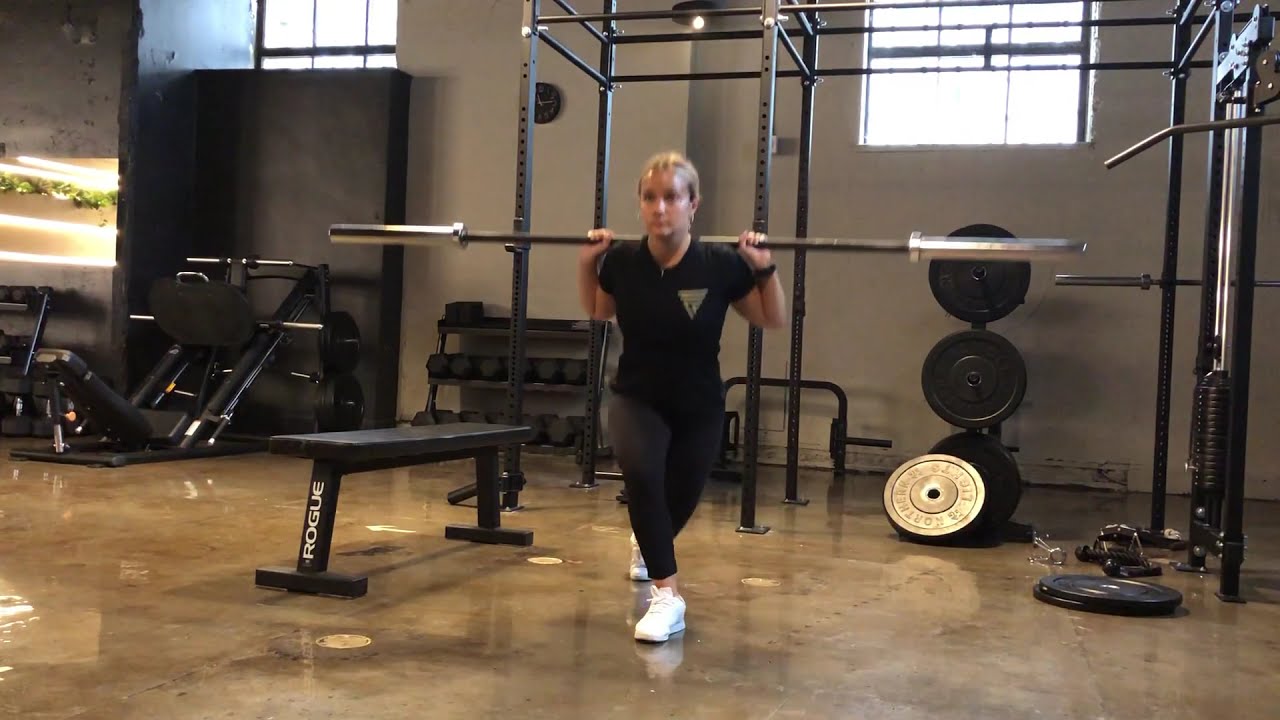 Barbell Curtsy Lunges / Fentes arrières croisées - YouTube