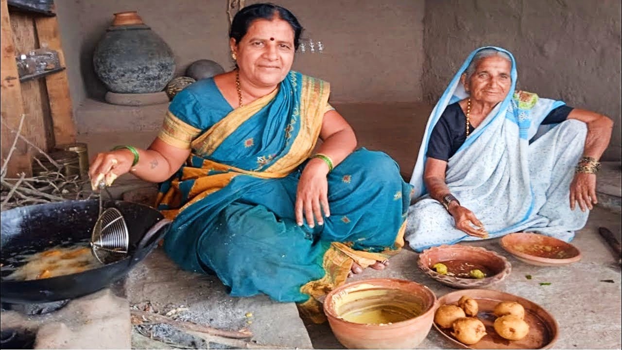आजीच्या पद्धतीने बनवा कोल्हापूरचा झणझणीत कट वडा | Kolhapuri Kat Vada ...