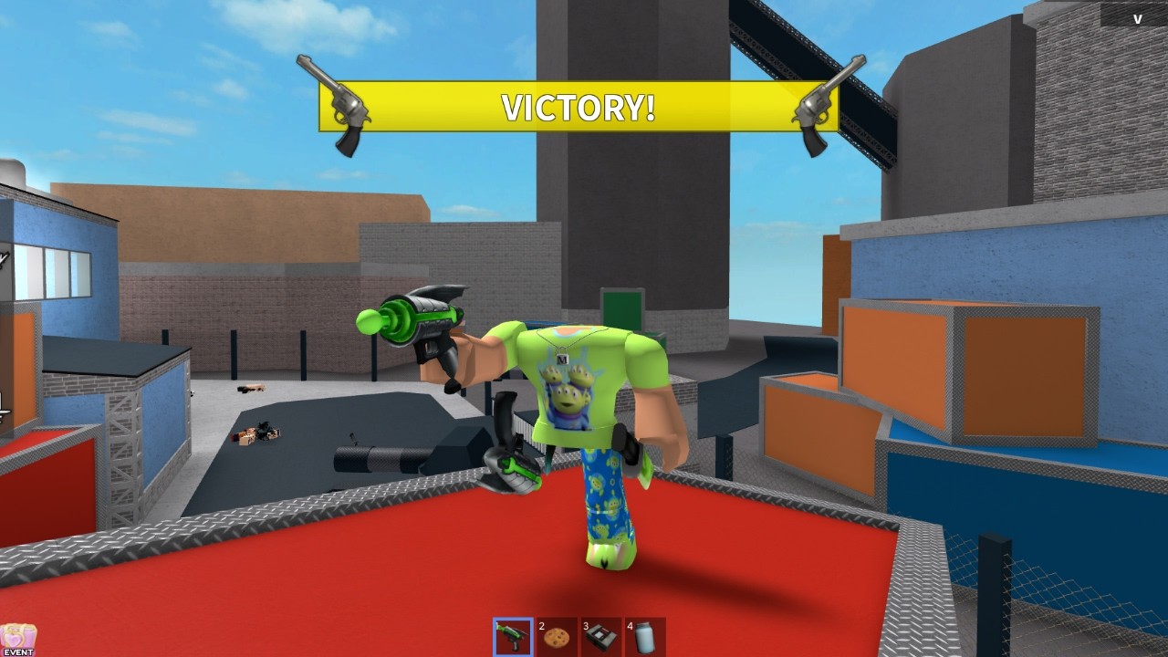 PLAYING MM2 AS A *PRO* TRYHARD (Murder Mystery 2) *BEATING TEAMERS ...