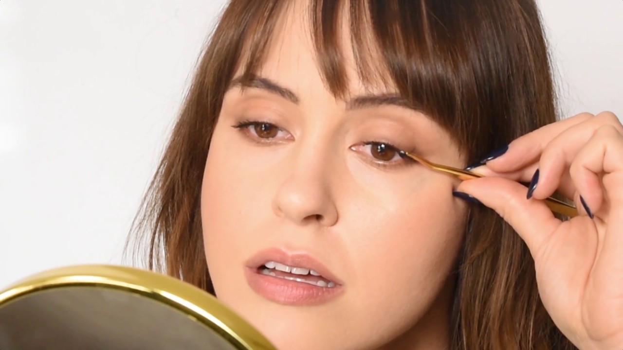 How to apply individual eyelashes - YouTube