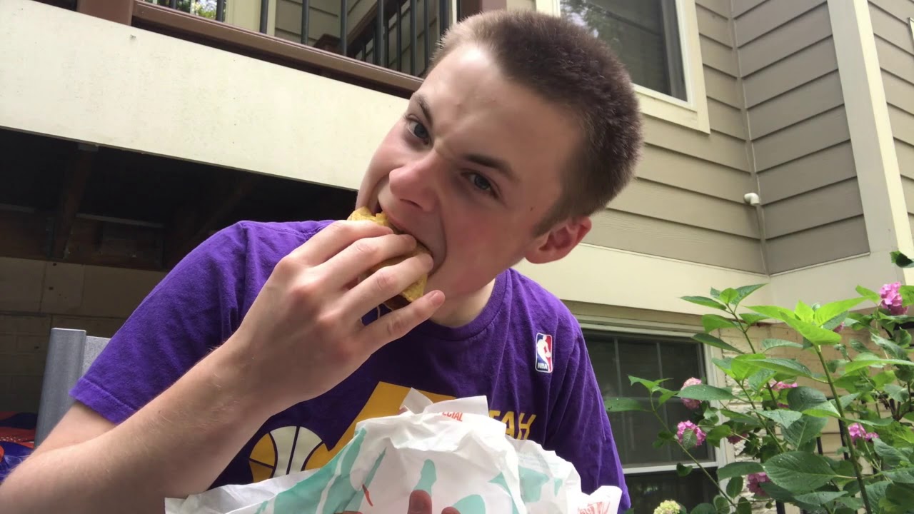 TACO BELL 12 PACK REVIEW - Fupa Food - YouTube