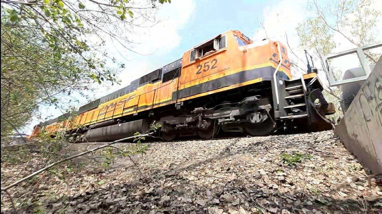 BNSF 252 & 251 through Saint Paul 5-8-23 - YouTube
