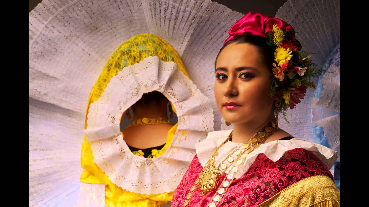 La Sandunga - YouTube