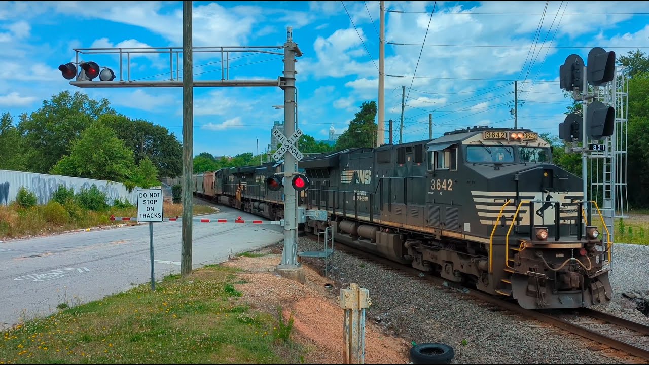 Long and heavy Norfolk Southern unit train 62U rolls away from Raleigh ...