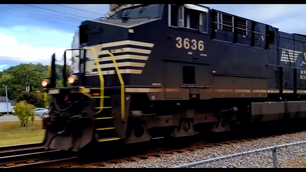 Northbound NS3636 at Spring City Depot - YouTube
