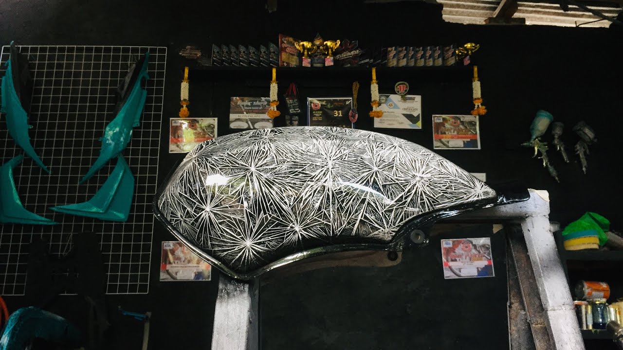 Custom paint Crystal effect //paint and restor stx gastank - YouTube