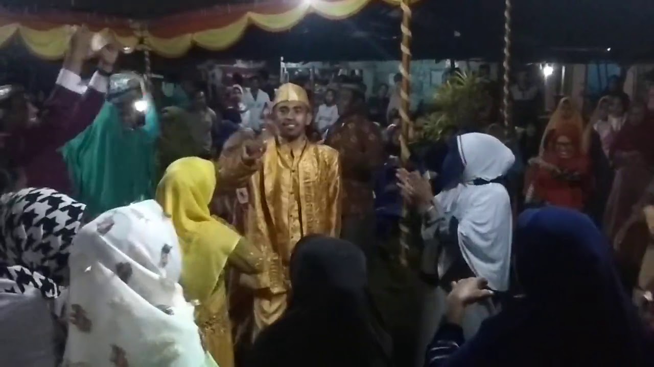 Ronggeng nikah adat Tobelo - YouTube