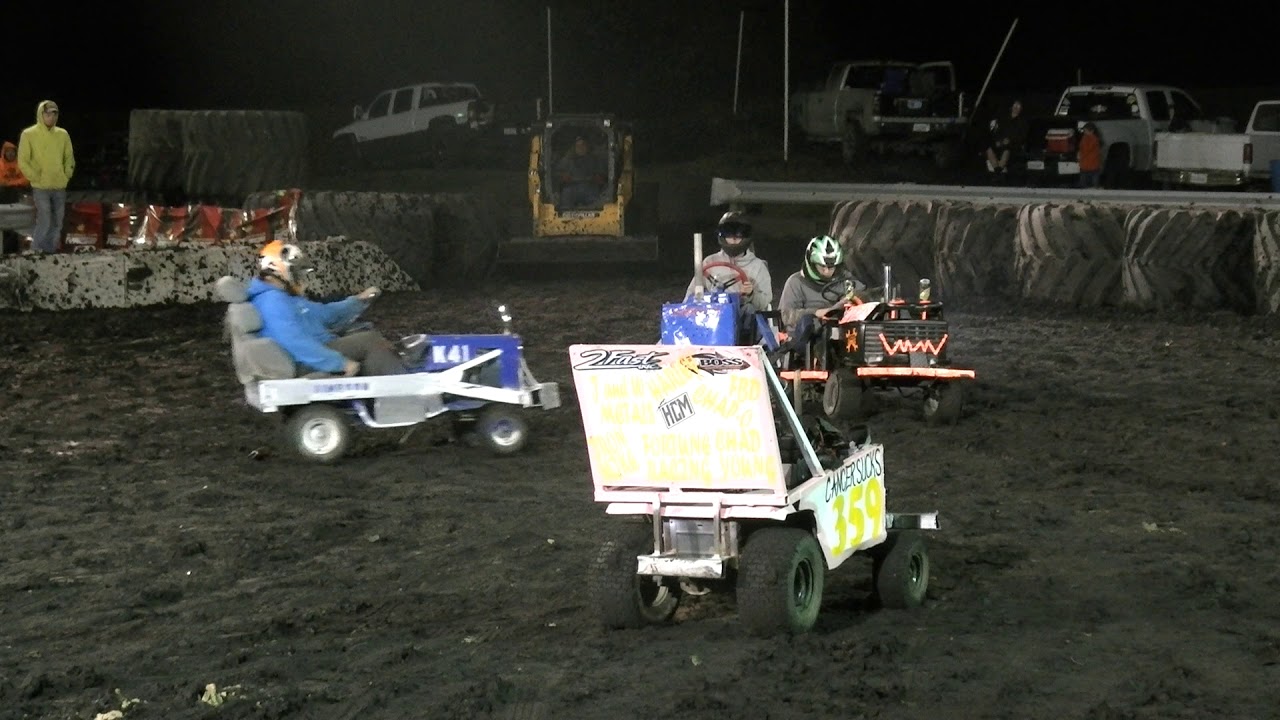 LAWN MOWER DEMOLITION DERBY - YouTube