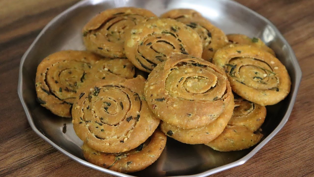 Methi Mathri Recipe || Mathri Recipe || Snack Recipe - YouTube