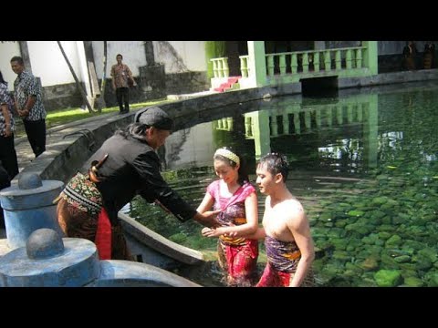 TRADISI KUNGKUM DI SENDANG SENJOYO SEBAGAI TEMPAT SAKRAL SEJAK ZAMAN ...