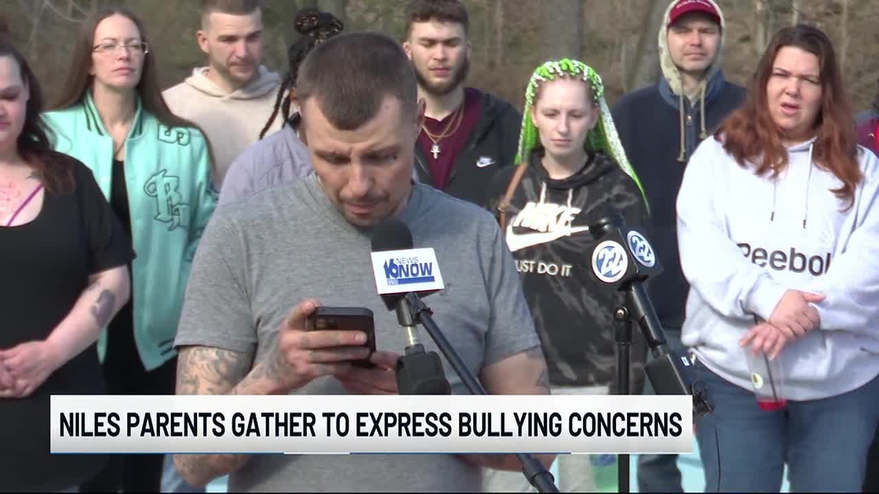 Niles parents express bullying concerns at rally over school bus fight ...