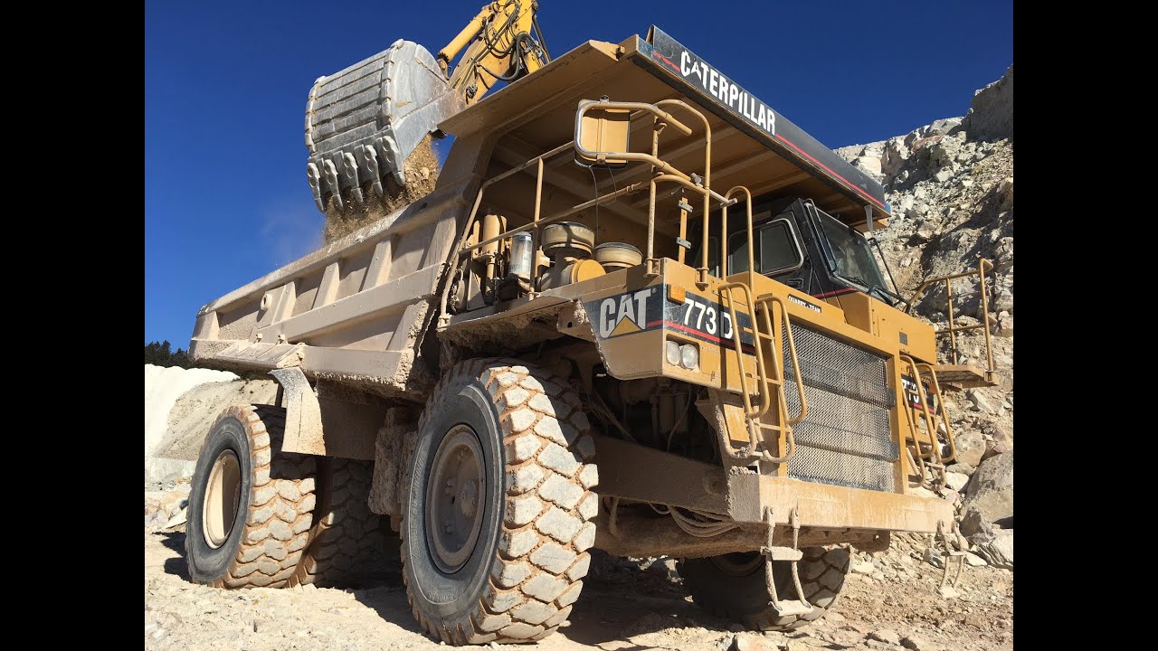 CAT 773D Off-Highway Truck Engine Start Up #V12 - YouTube