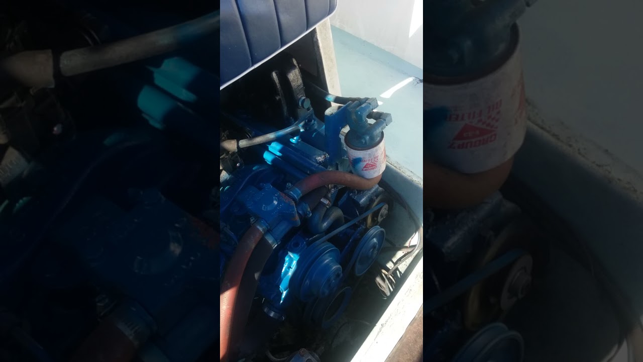 Chris Craft Dory engine running - YouTube