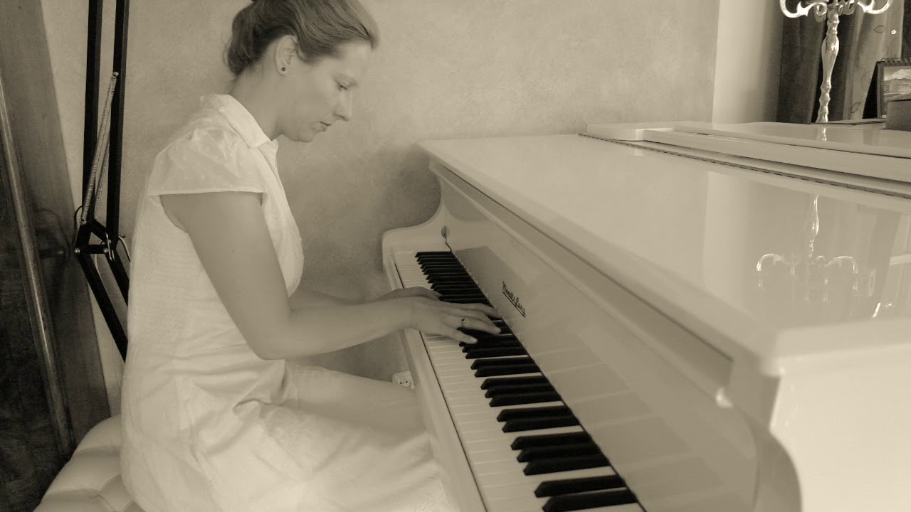 Sarah Benz, Scriabin, op 11 Prelude E major - YouTube