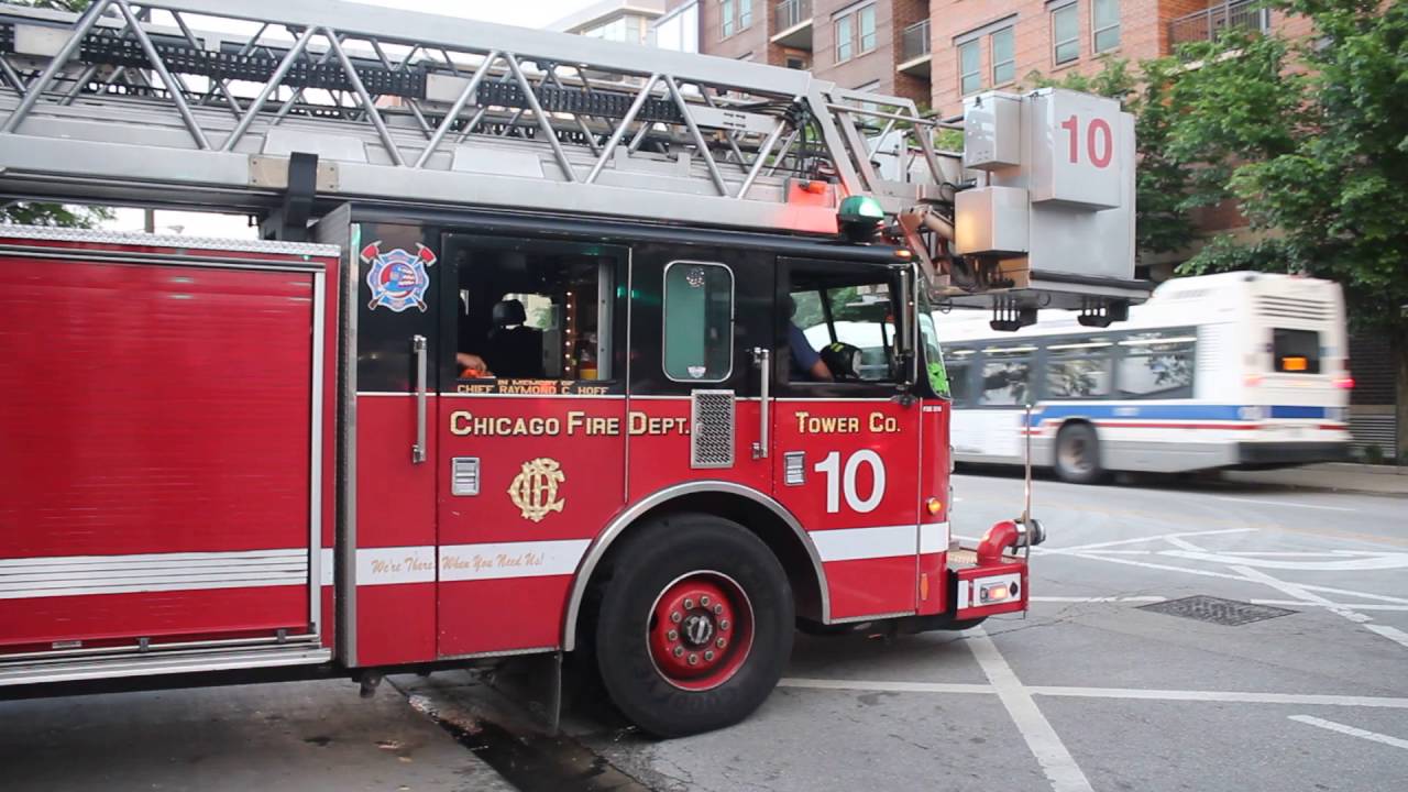 Chicago Fire Dept. Tower Ladder 10 Responding - YouTube
