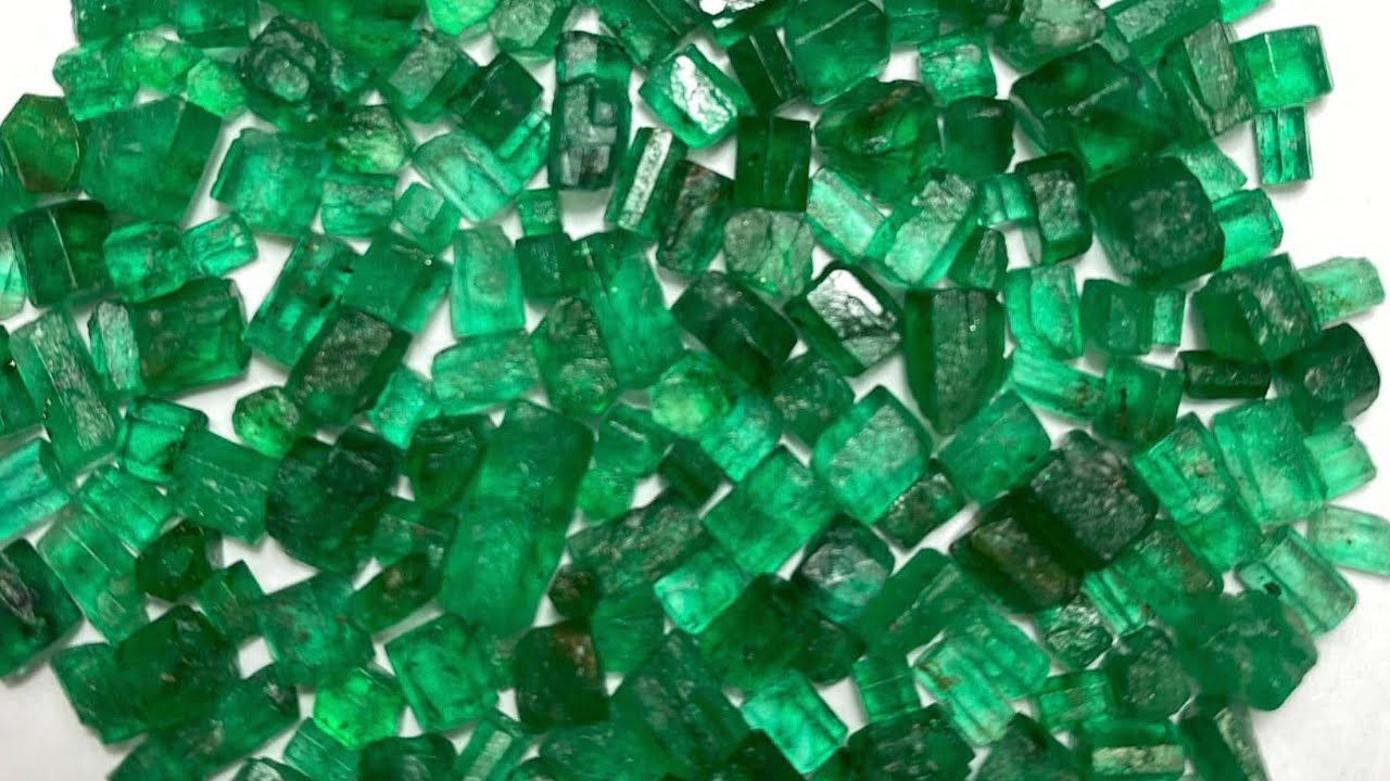 Inside the Rare 100-Carat Swat Emerald Collection - YouTube