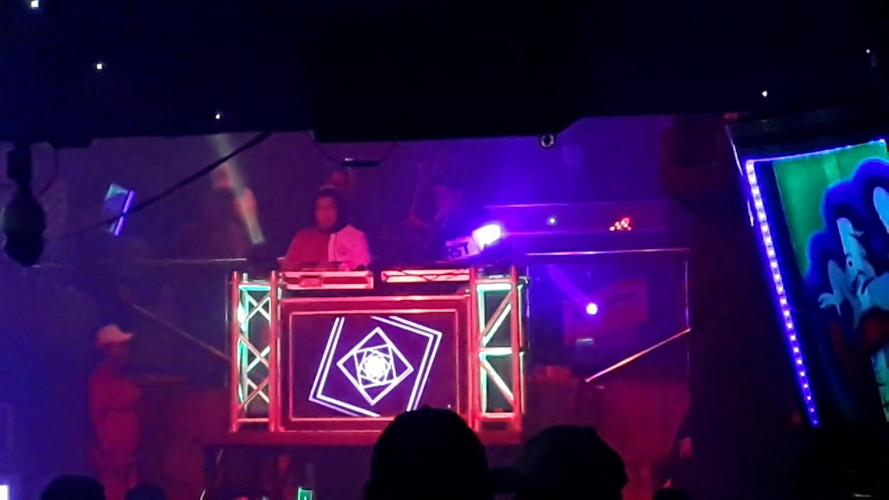El Cocotazo Dj Miura_ Discoteca Africa- El Super Kike - YouTube