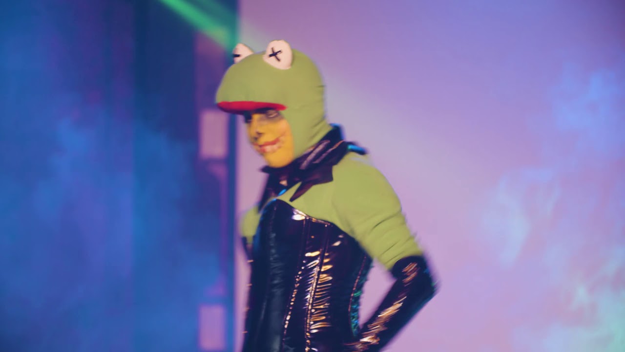 Yovska of Dragula Season 3 performs at Poo Poo Platter's tribute to Jim ...