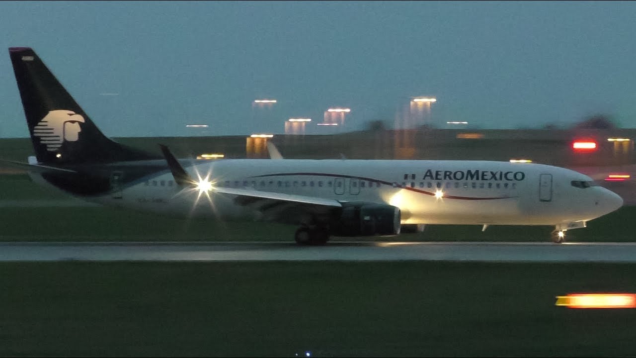 Inaugural Flight! Aeroméxico 737-852 [XA-AMU] Landing at Calgary ...