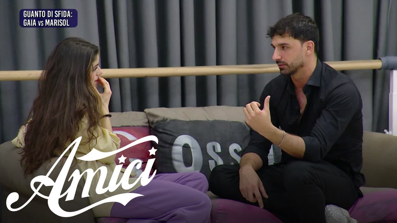 Amici 23 - I dubbi di Gaia sul guanto di sfida del suo professore - YouTube