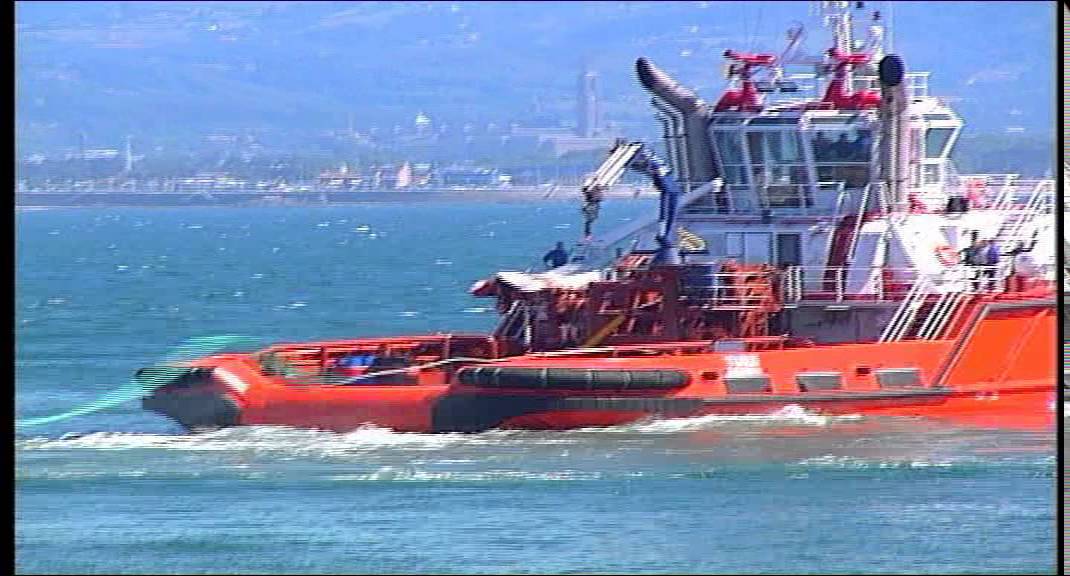 Tug WOLF & Tug LESUM - Voith Schneider Propellers - YouTube