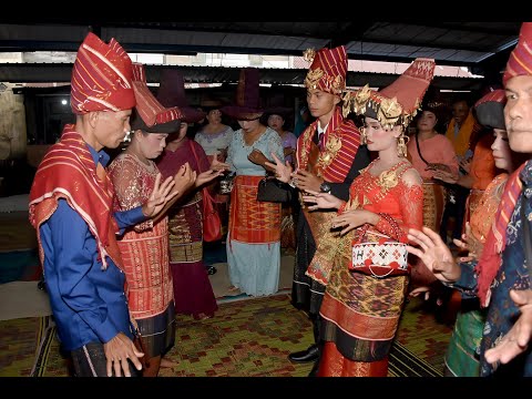 Gendang Ngarak Penganten // Perjabun Eli Winda Sari Br. Bangun & Celindungenta Ginting