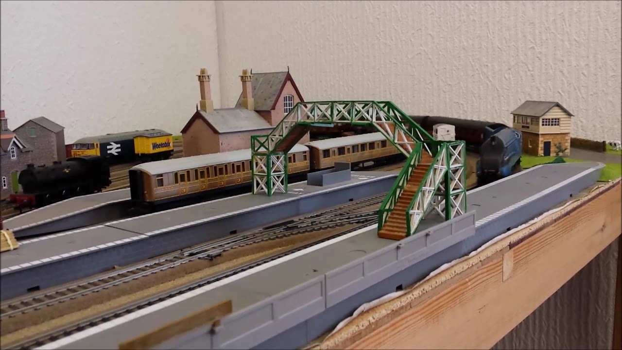 Hornby R2339 Dave Stone Edition LNER 4-6-2 Class A4 'Mallard' No. 4468 ...