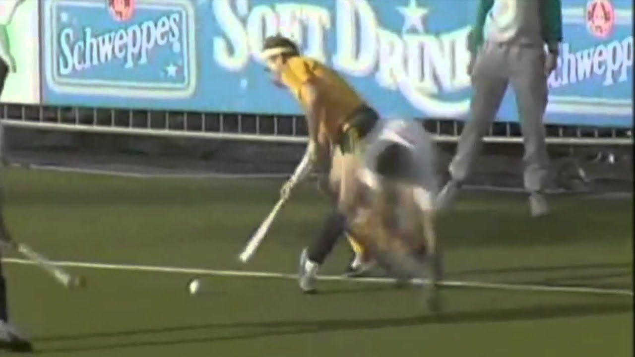 Ric Charlesworth as a player! Have you ever seen him doing this skill ...