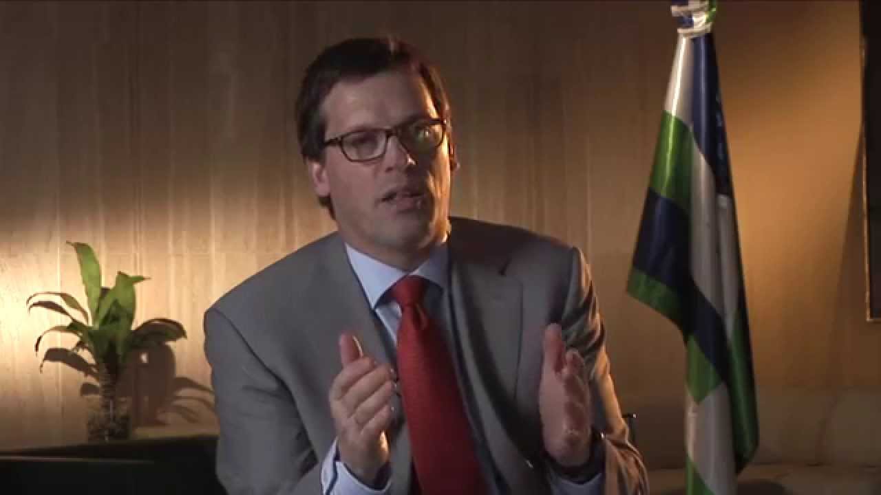 The values of soccer - Olav Koss, Right to Play - YouTube