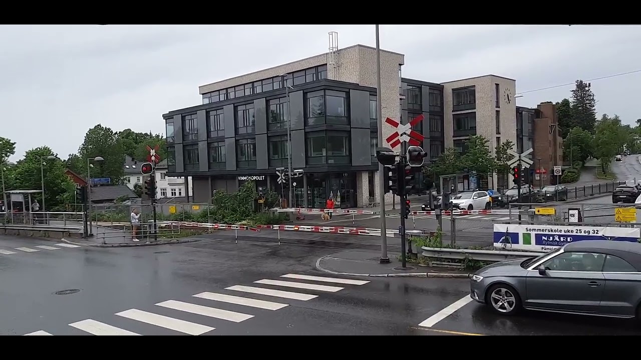 Vinderen Planovergang 3, Oslo - 20.6.2021 / Vinderen Railroad crossing ...