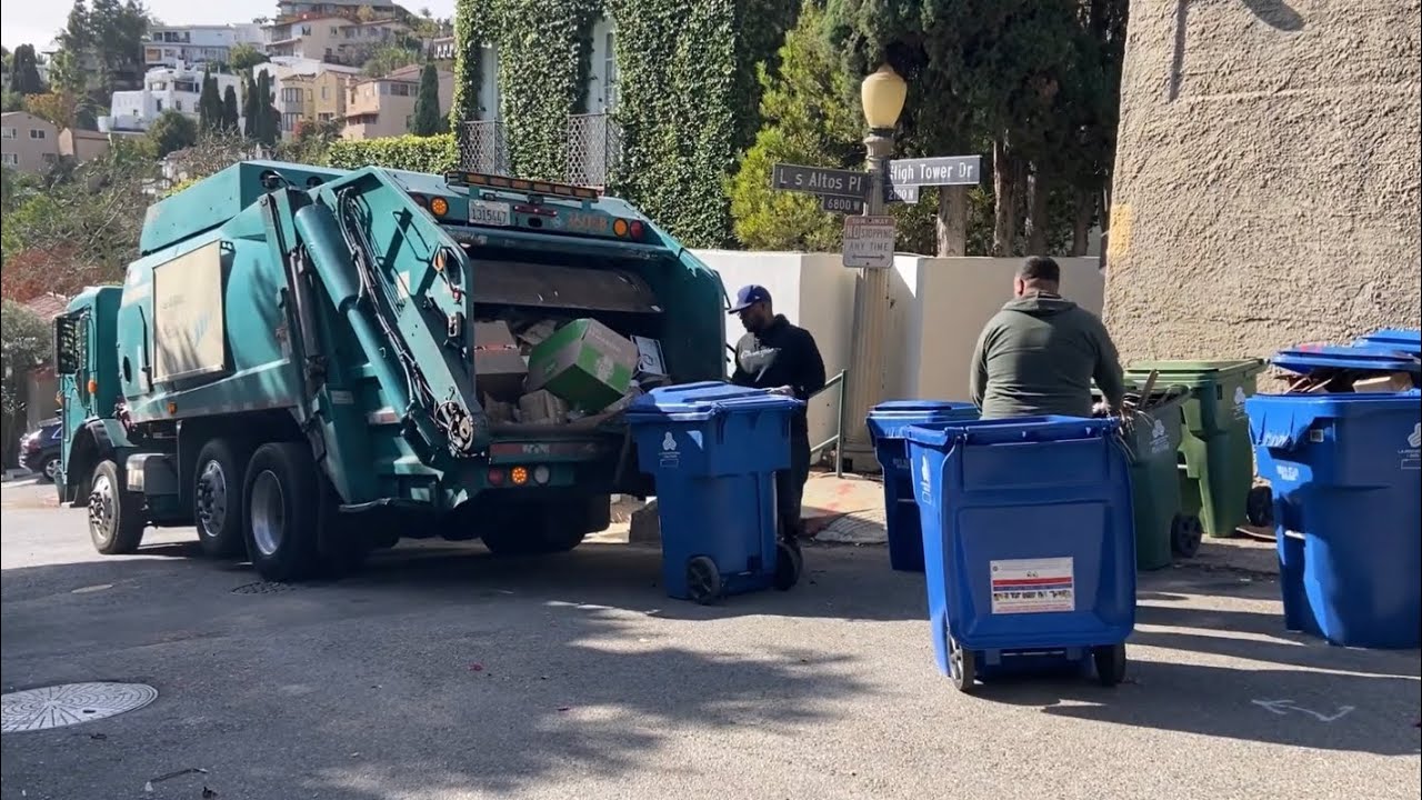 New Way Rear Loader Finishing Up Recycle - YouTube