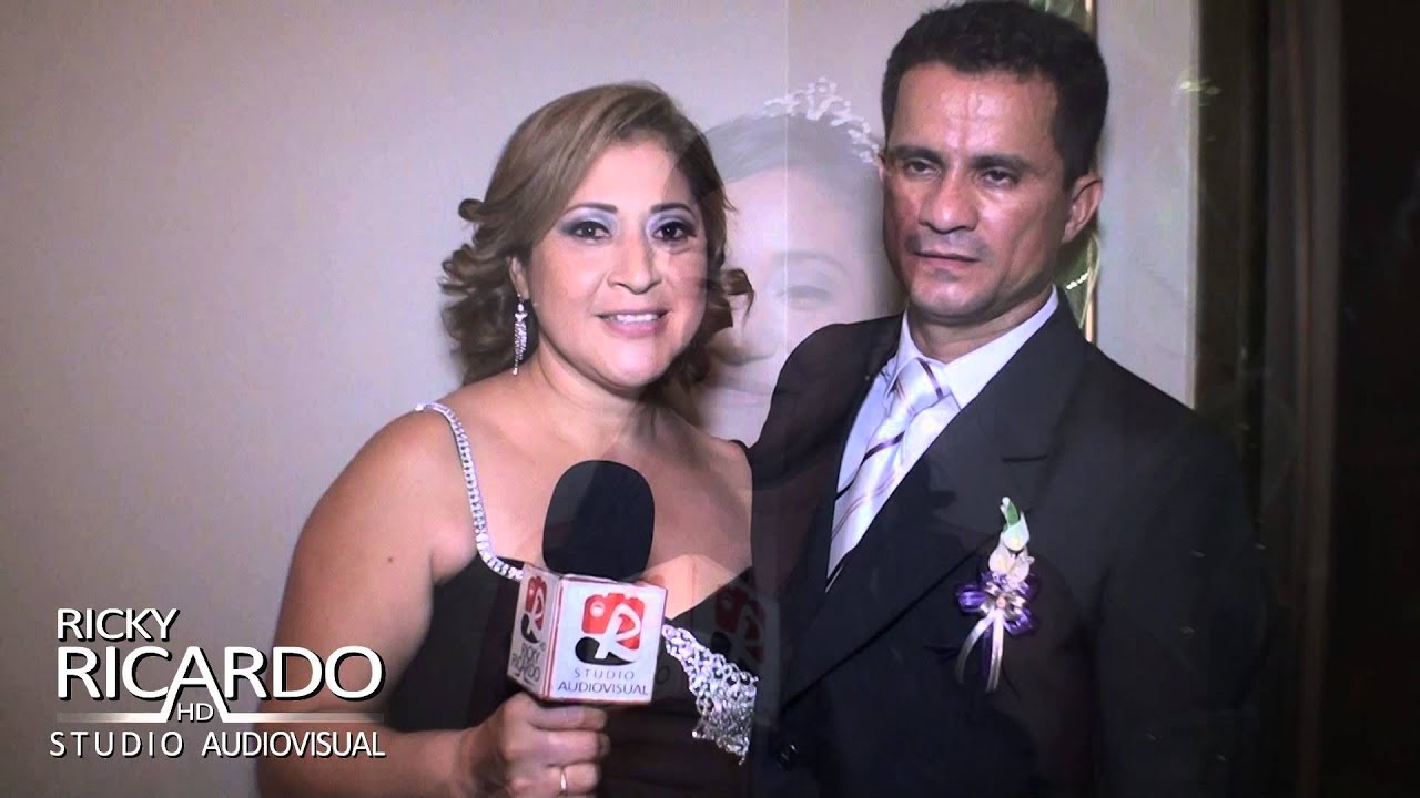 Entrevistas en la Quinceañera de Daniela Vera Benavides - YouTube