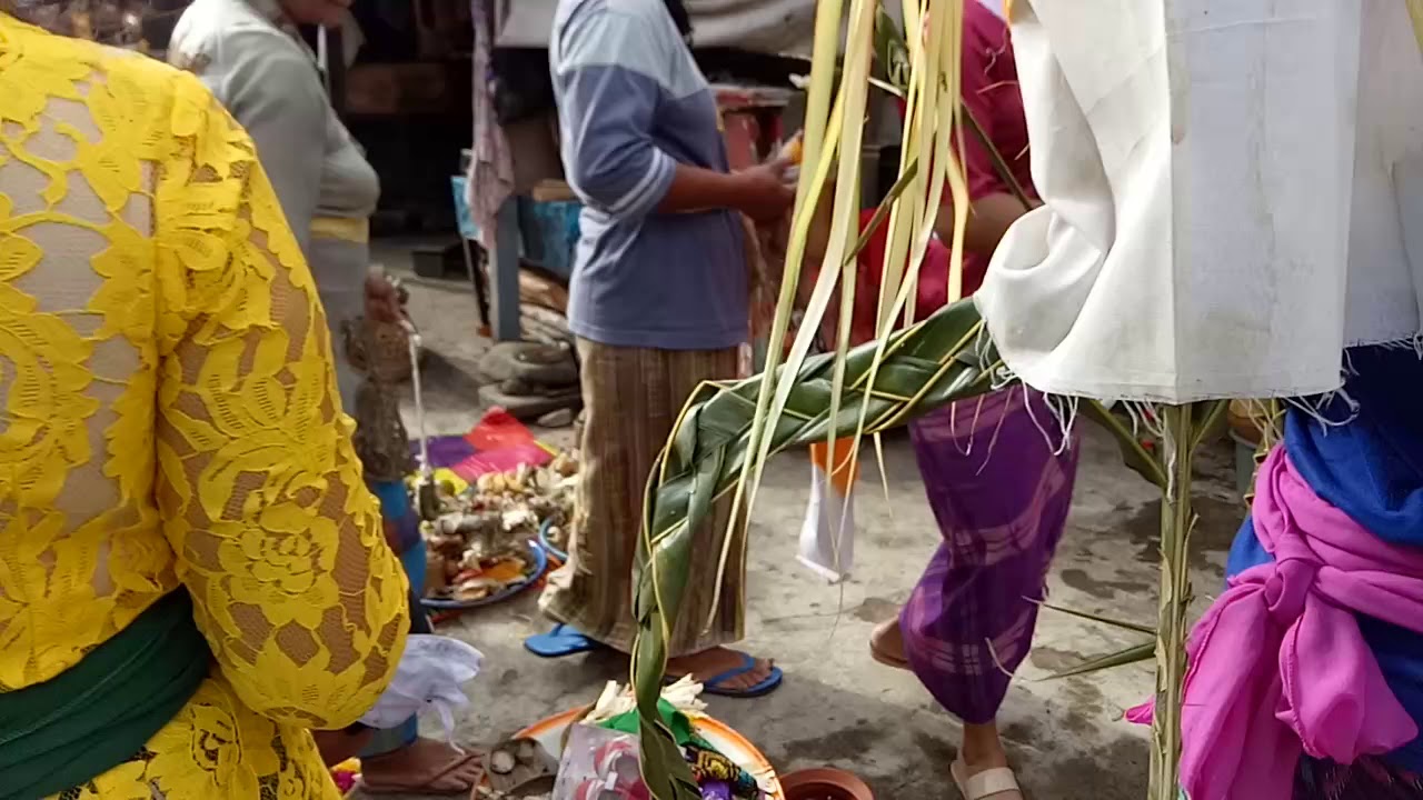 Gusti Kompyang - YouTube