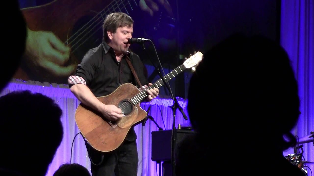 Monte Montgomery performs Mirrors at the 2014 NAMM show - YouTube