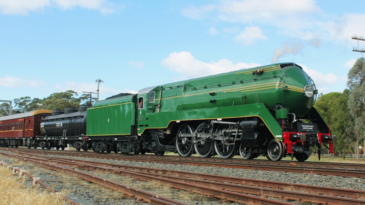 3801 Comes To Wagga - YouTube