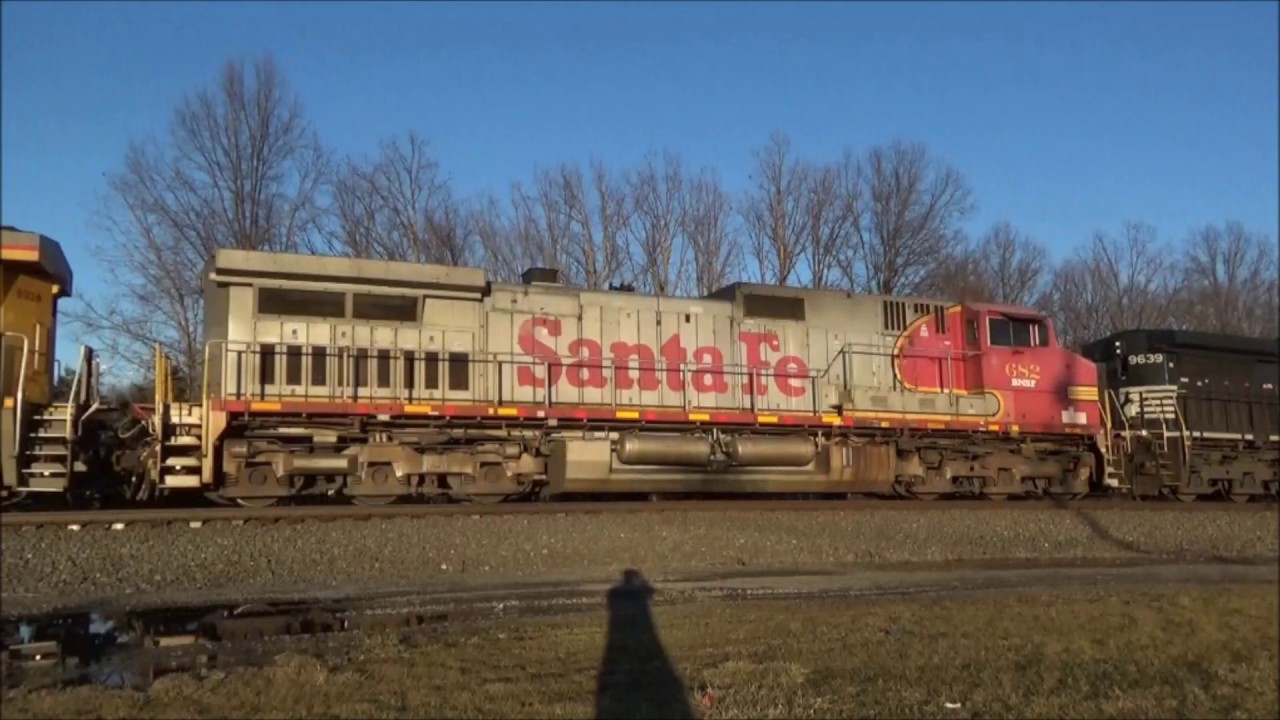 SANTA FE Warbonnet BNSF C44-9W #682 Trail 2nd On 20E In Rootstown OH ...