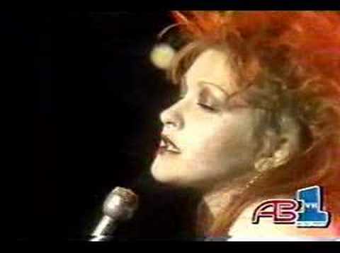 Cyndi Lauper "Time After Time" - YouTube