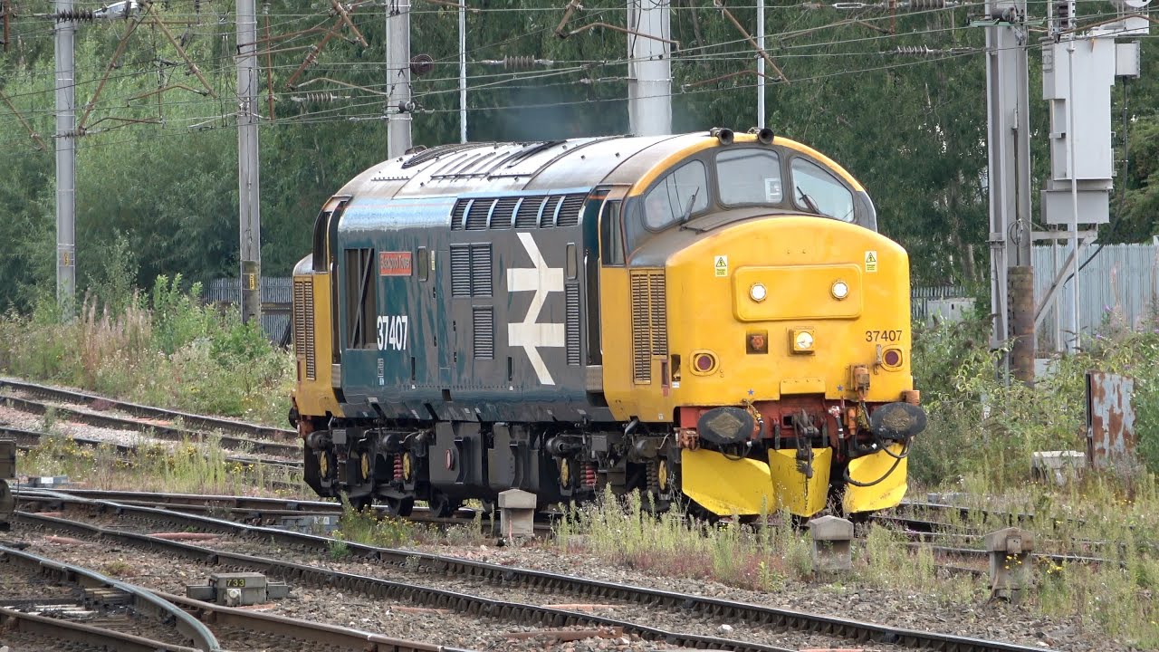 Calm and Chaos at Carlisle. WCML Stopped! Classes 37, 43, 66. 68. 70 ...