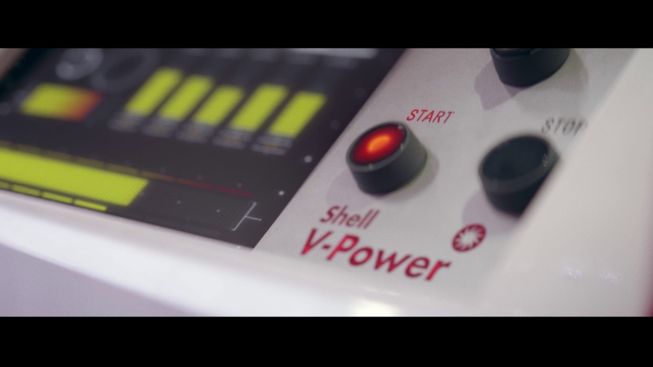 Shell V-Power: The Trackmaster - YouTube