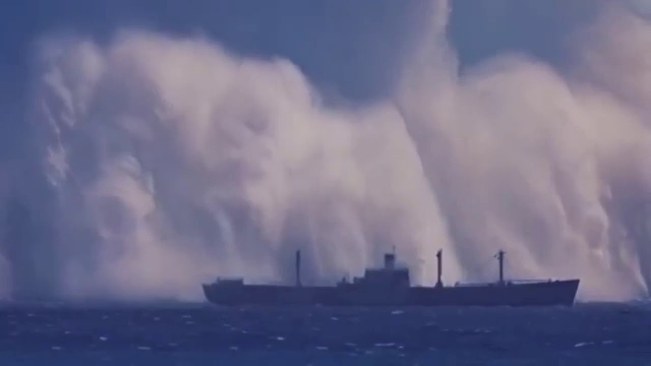 Massive Explosions Caught on Camera - YouTube