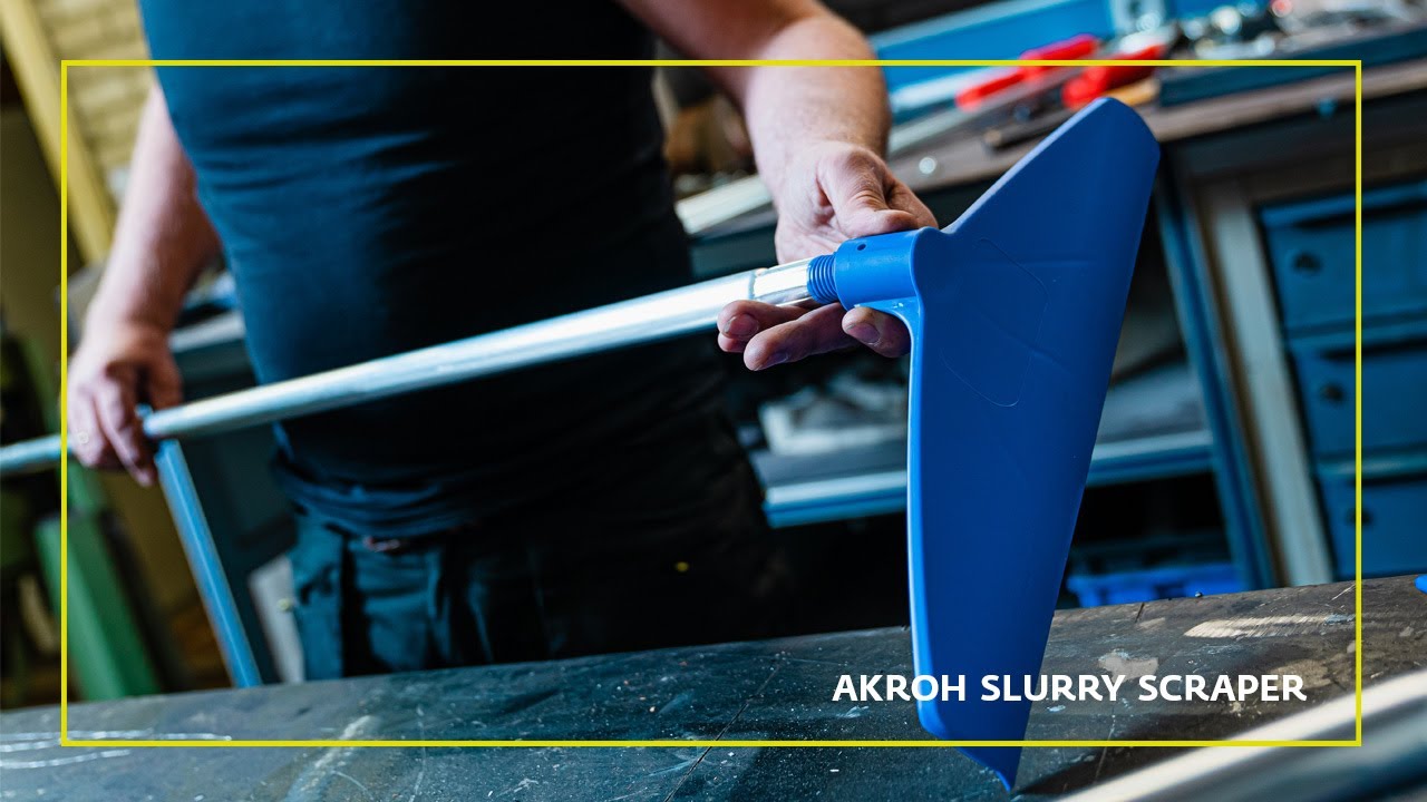 Extra strong AKROH slurry scraper: indispensable at every barn - YouTube