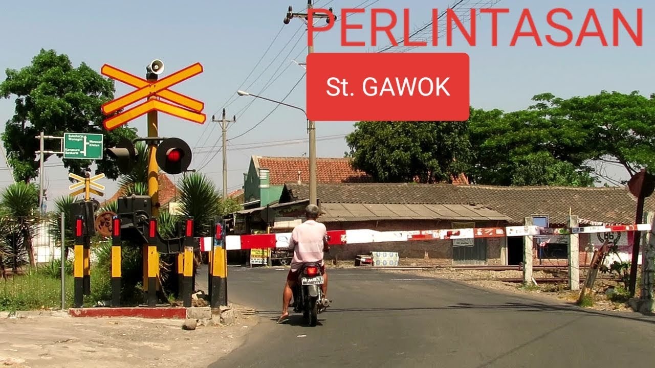 Perlintasan Kereta Api Stasiun Gawok, Sukoharjo - YouTube