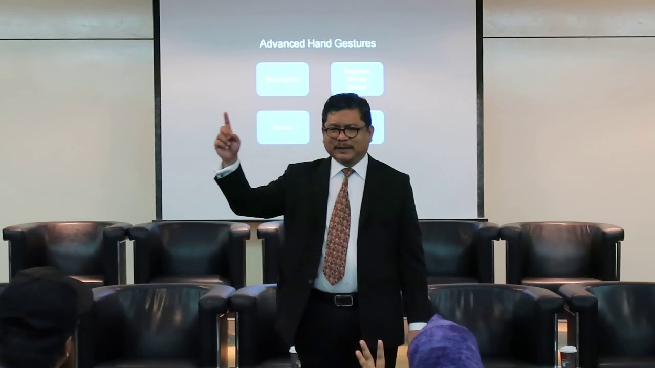 Azmi Shahrin Teaching Public Speaking 1 - YouTube