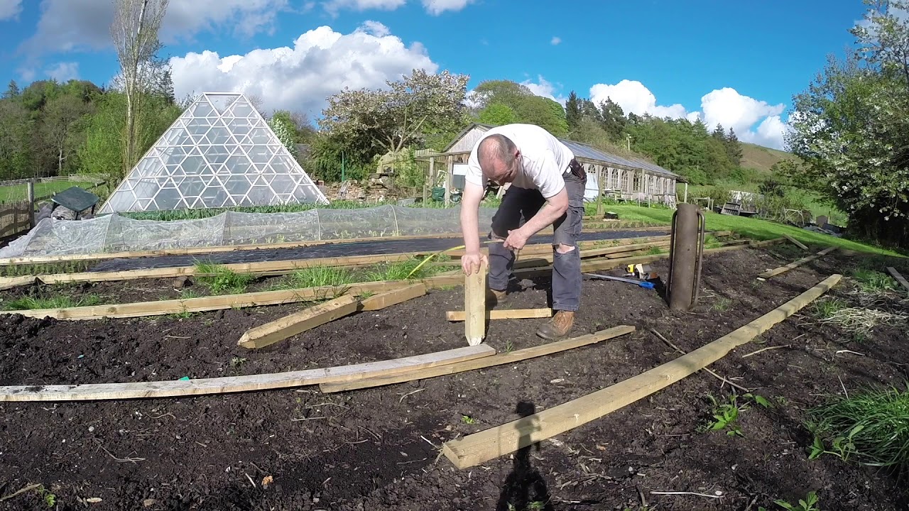 Rail Gardening - Installing the rails - YouTube